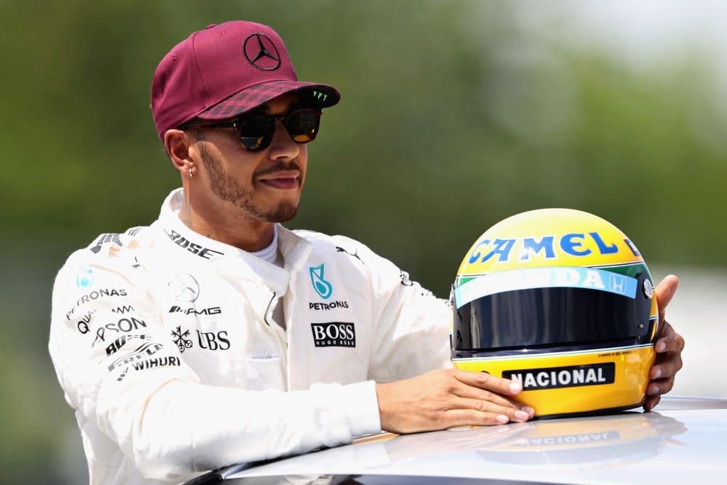 Hamilton left shaking when presented with Senna's 1987 helmet - allsprt